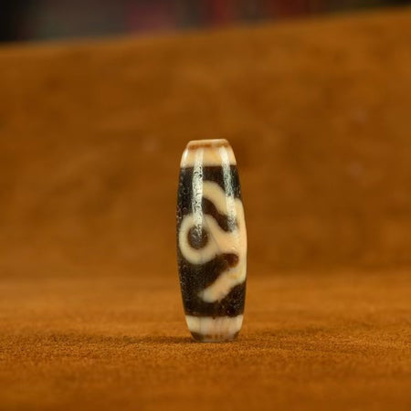 Dzi Beads: Ancient Tibetan Jewelry Imbued with Spiritual Energy