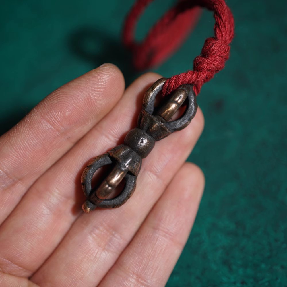 Tibetan Dorje: Crafted Long Ago on the Tibetan Tundra - Mantrapiece